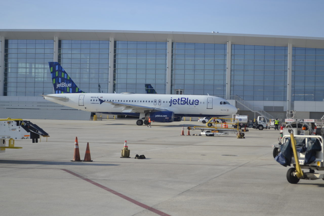 flymsy - Louis Armstrong New Orleans International Airport