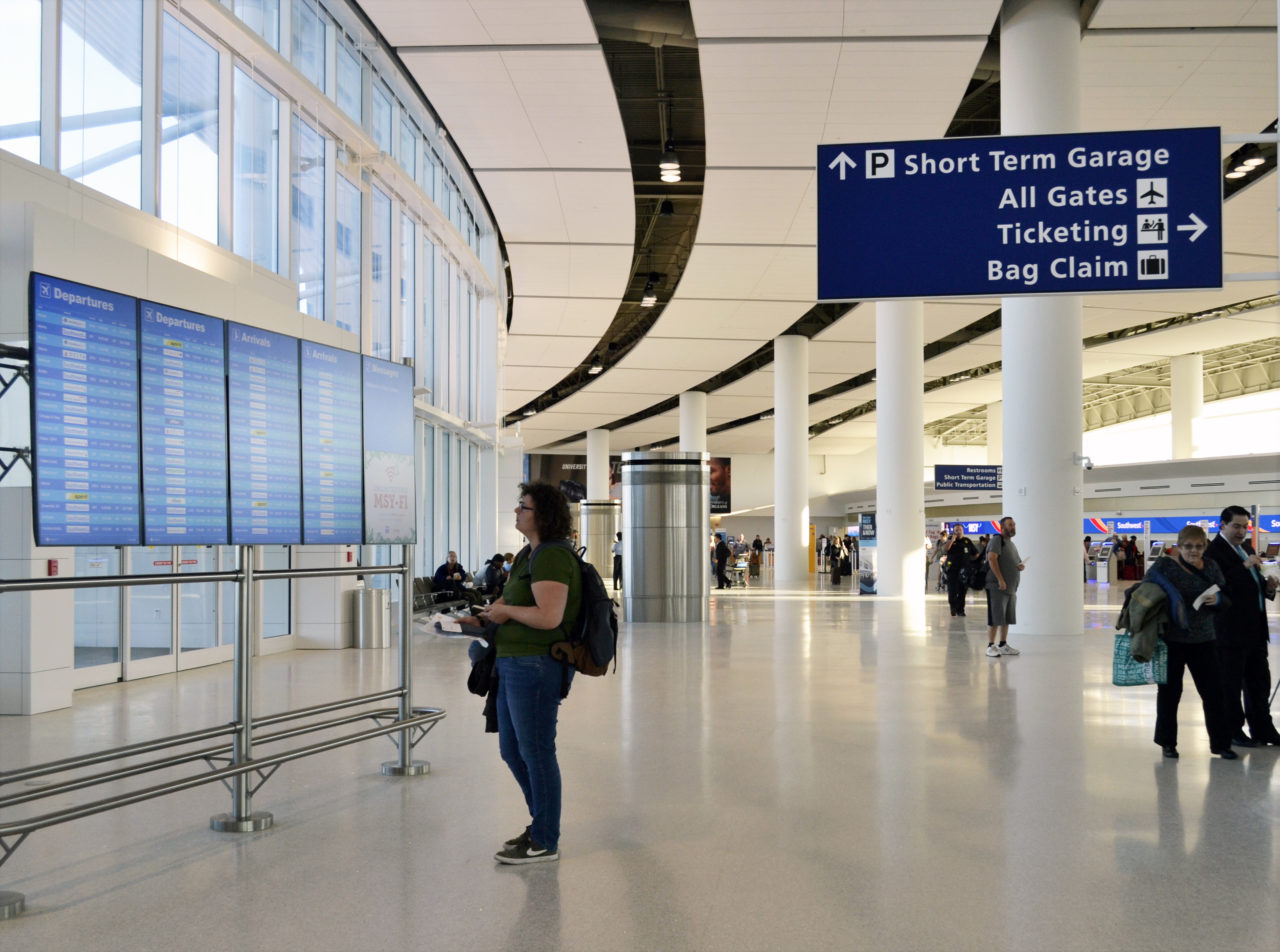 flymsy - Louis Armstrong New Orleans International Airport