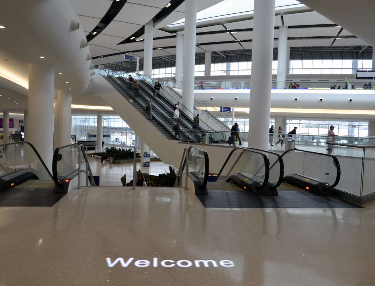 flymsy - Louis Armstrong New Orleans International Airport