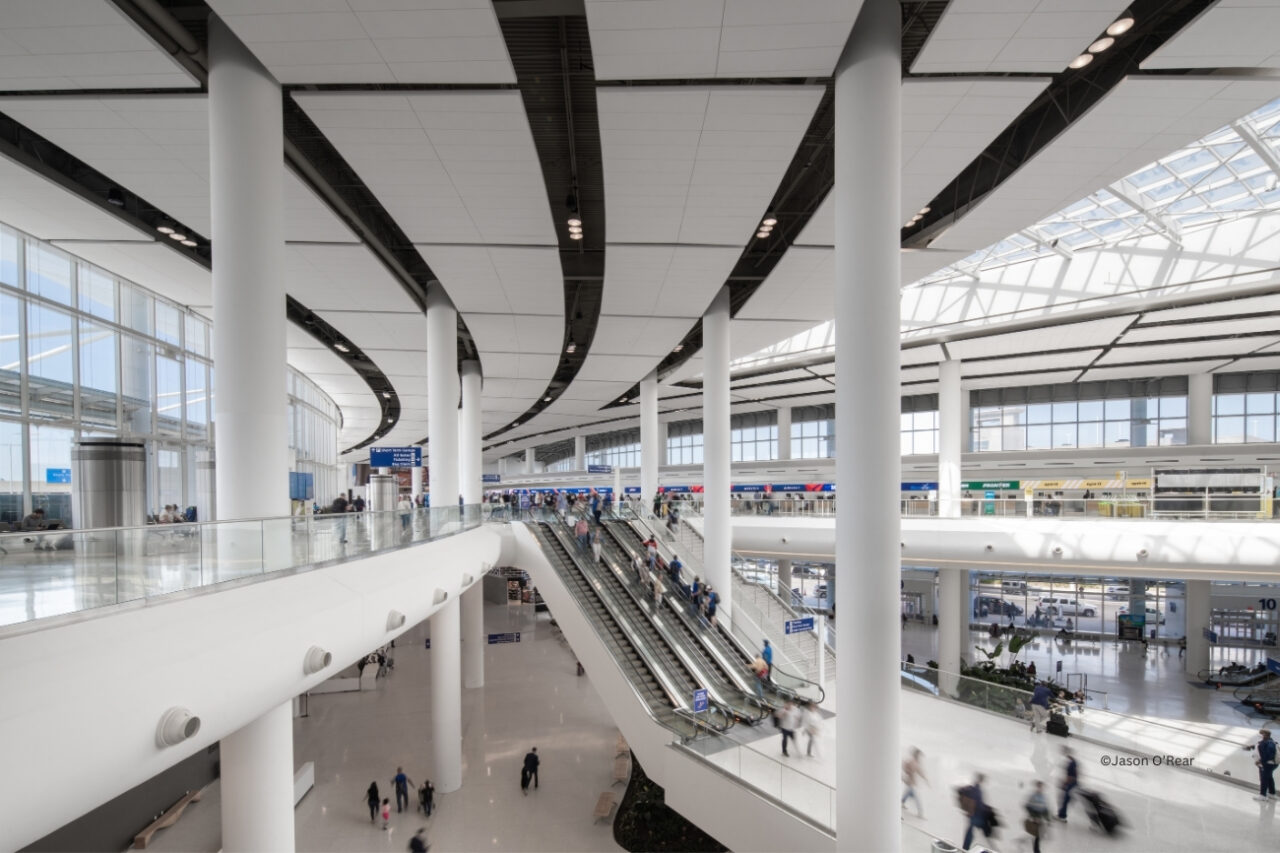 flymsy - Louis Armstrong New Orleans International Airport